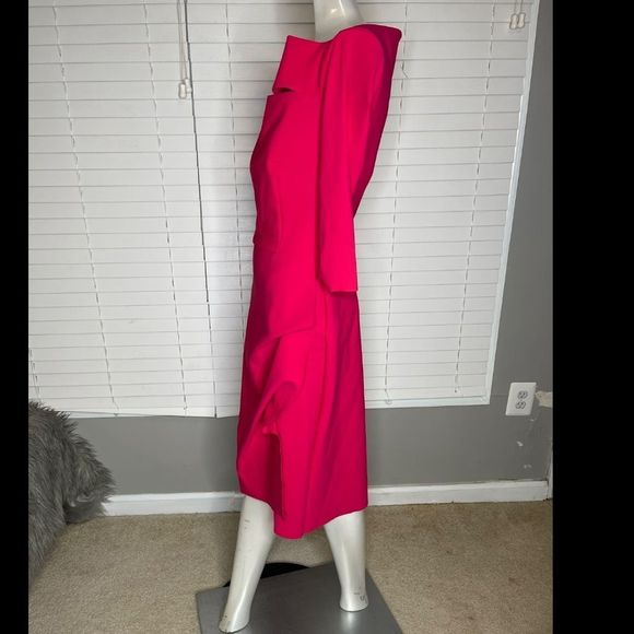 Chiara Boni | Dresses | Nwt Chiara Boni Kate Ruffled Threequarter ...